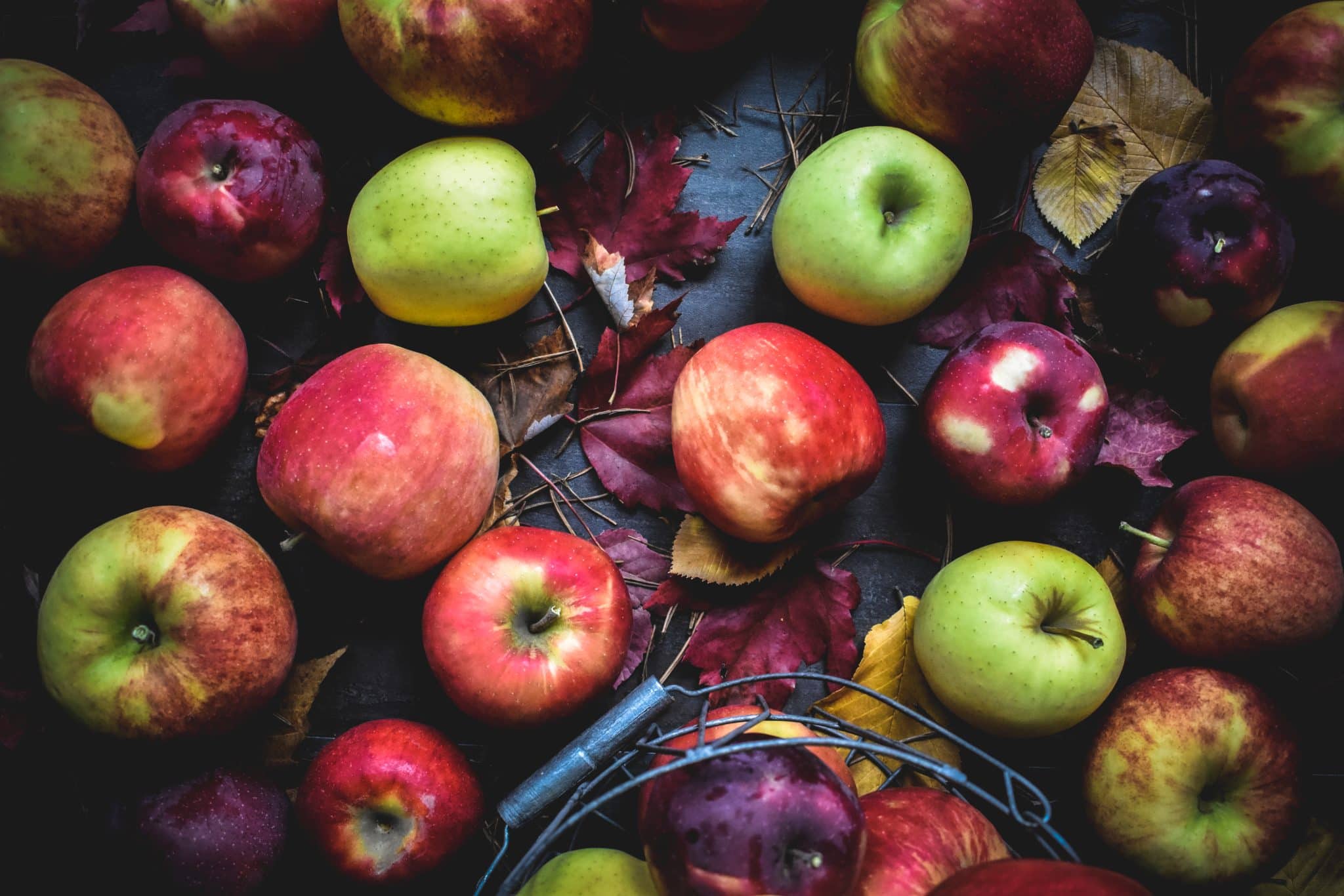 Guide to the Best Apples for Baking - Humbly Homemade