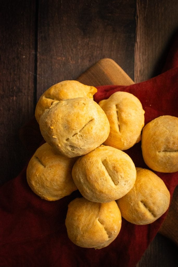 Traditional German Bread Rolls | Brötchen (for Bratwurst!) - Humbly ...