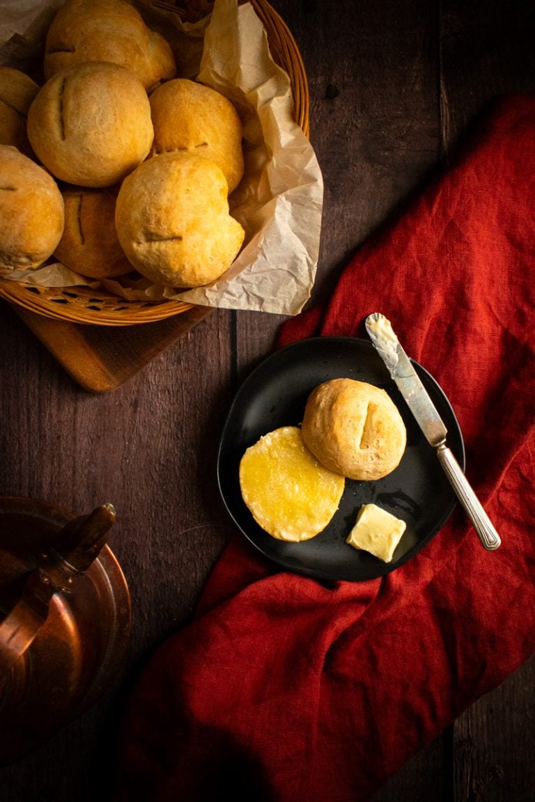 Traditional German Bread Rolls | Brötchen (for Bratwurst!) - Humbly ...